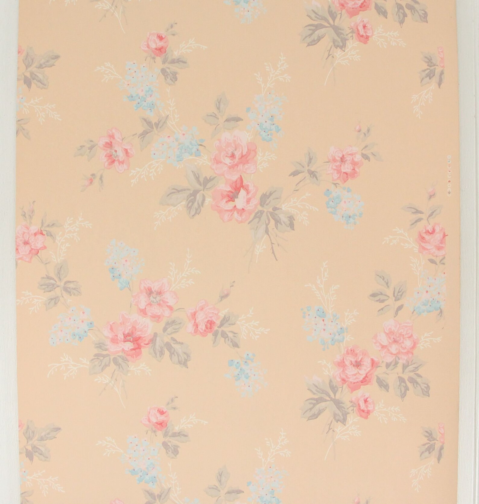1940s Vintage Wallpaper - Pink Rose Bouquets on Peach, Sold by the Yard ...