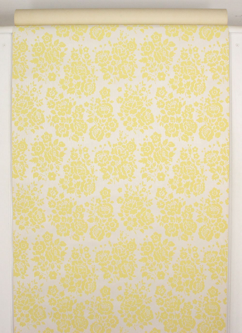1960s Vintage Wallpaper Yellow Rose Bouquets on White by the | Etsy