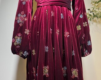 Gaza, Palestinian , Traditional Clothing, Shawls Thobes Thobe ...