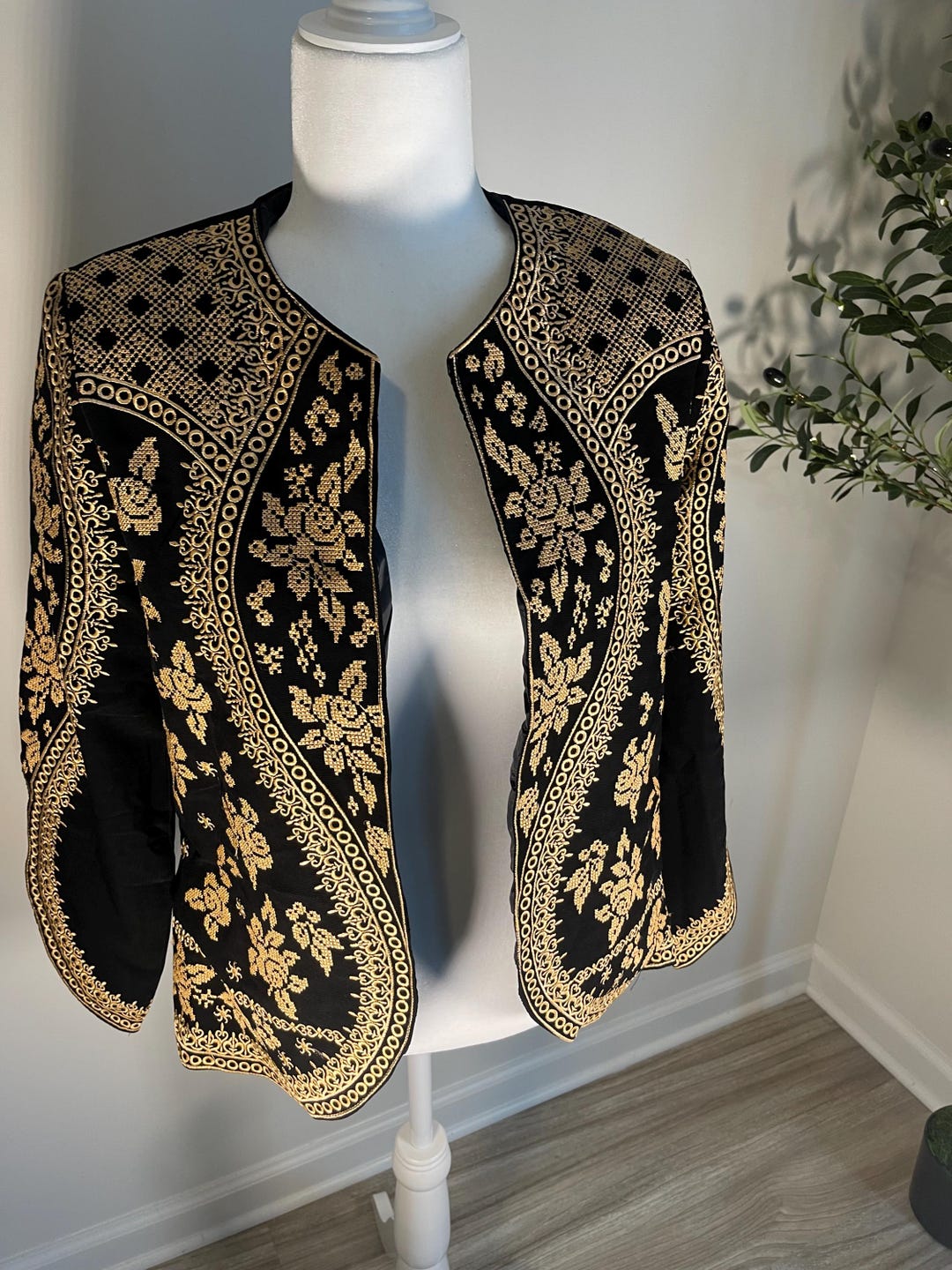 Gaza, Palestinian , Traditional Clothing, Shawls Thobes Thobe ...