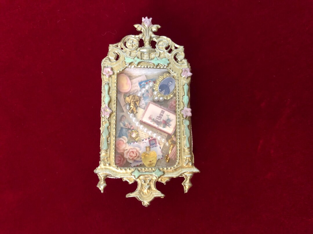 Miniature Victorian Curio Momento Box - Etsy