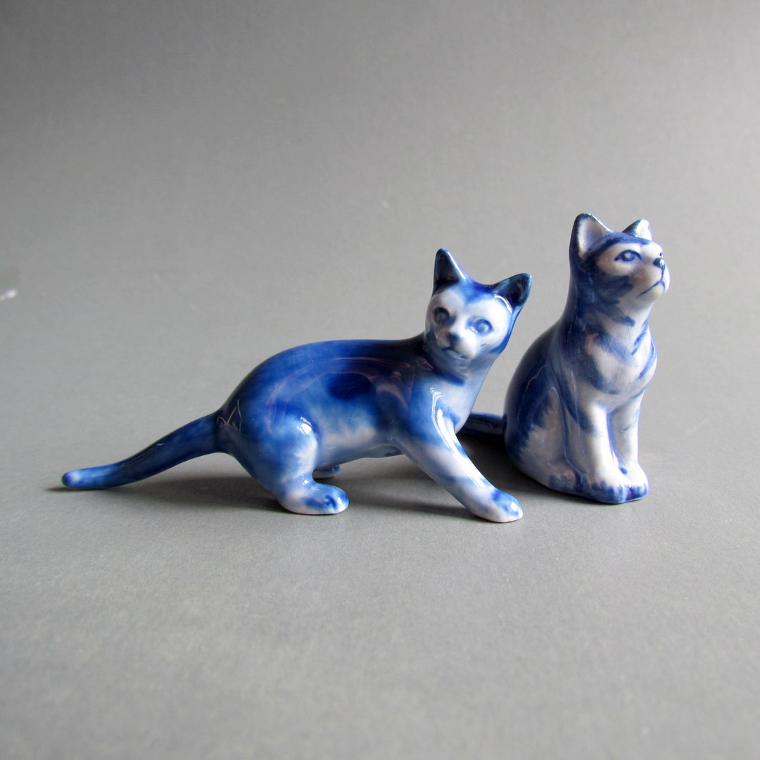 Miniature Delft Blue Kitten, Cat Figurine Porcelain White & Blue Kitten ...