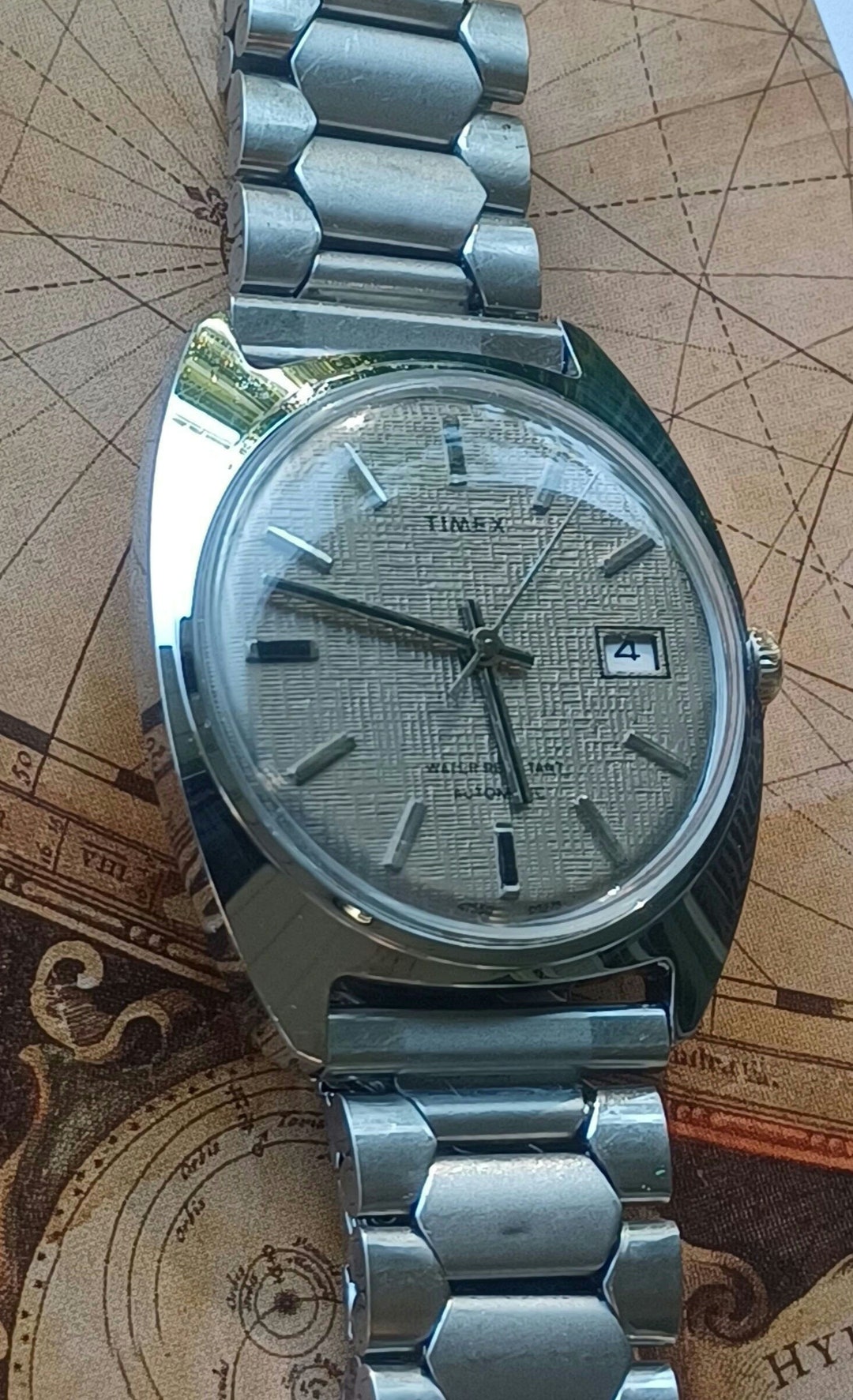 1975 Timex Viscount Automatic Calendar Textured Linen Dial Retro ...