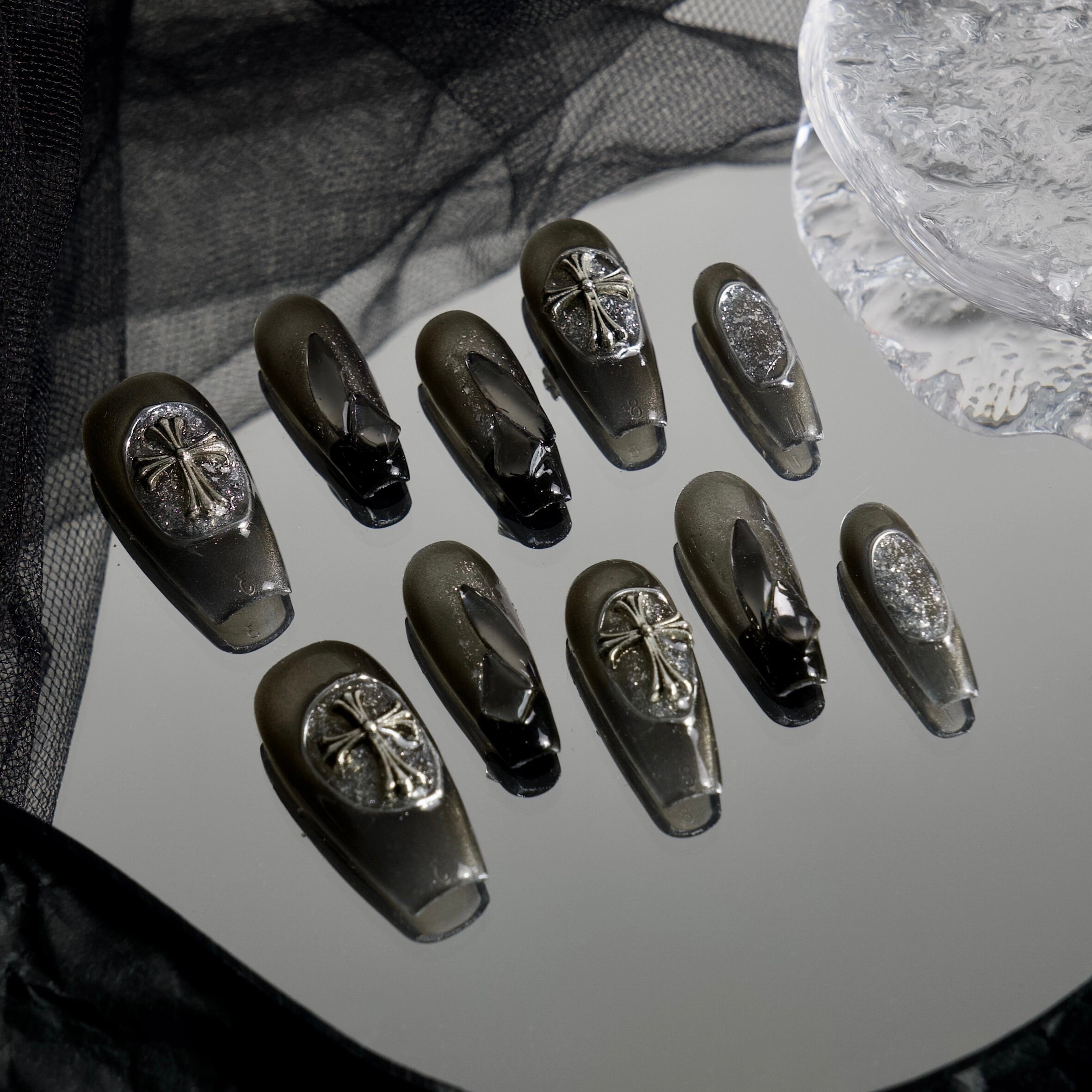 Cyberpunk Noir Medium 3D Nails Handmade by Fasunidy Press on Nails Based in Italy Trendy Girls ...