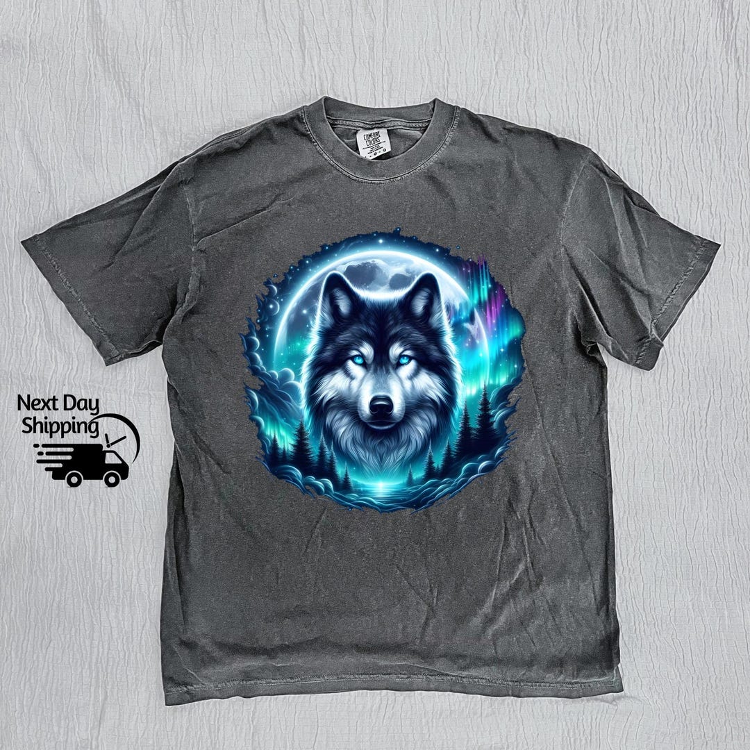 Retro Wolf at the Moon Shirt, Vintage Wolf Shirt, Vintage Distressed ...