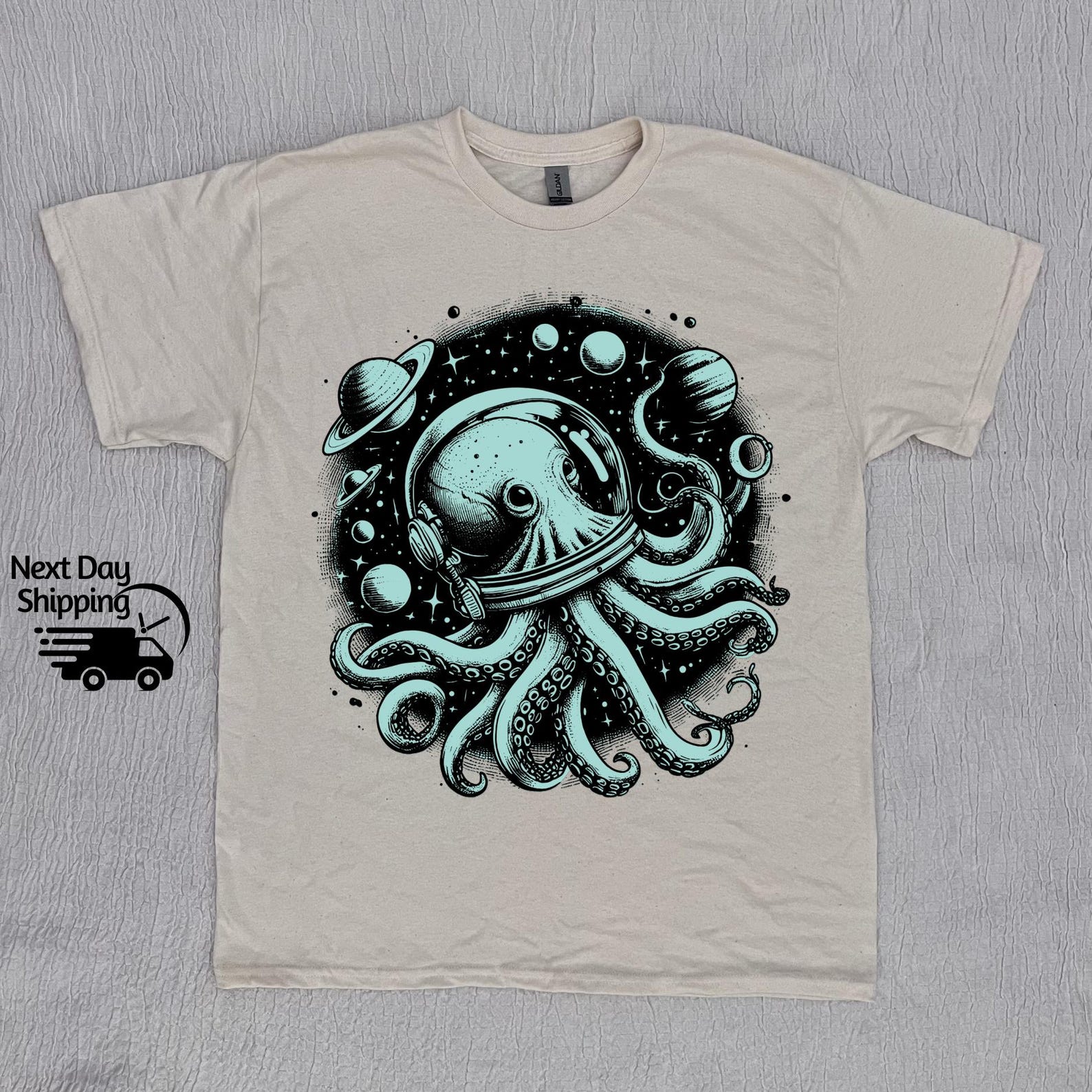 Retro Octopus in Space Funny 90s Graphic Shirt, Vintage Octopus T-shirt ...