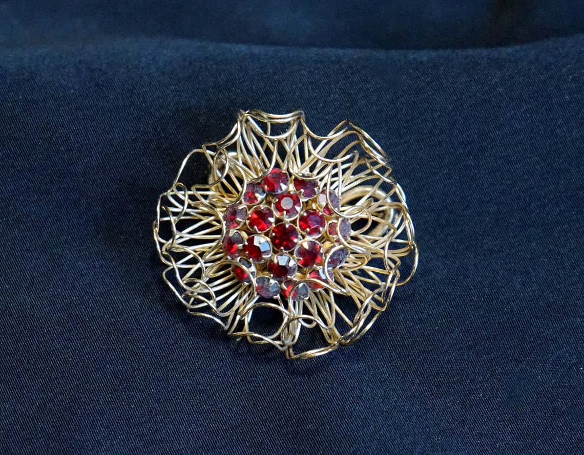 NAPIER Bright and Sparkly Vintage Brooch With Gold Tone Metal - Etsy