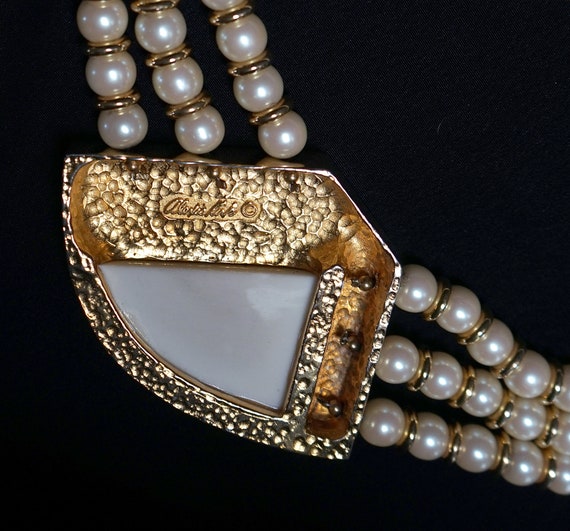 ALEXIS KIRK Big and Bold Vintage Necklace with White … - Gem