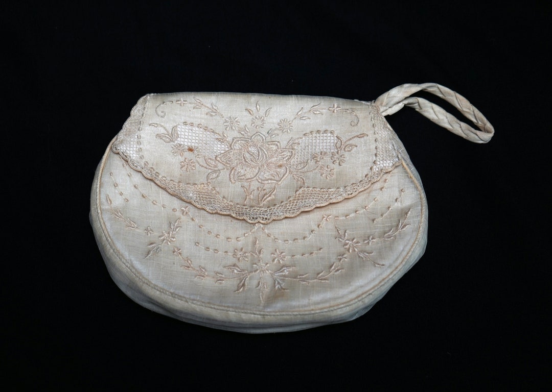 Delicate and Sweet Ecru Cream Cloth Purse With Embroidered Designs - Etsy