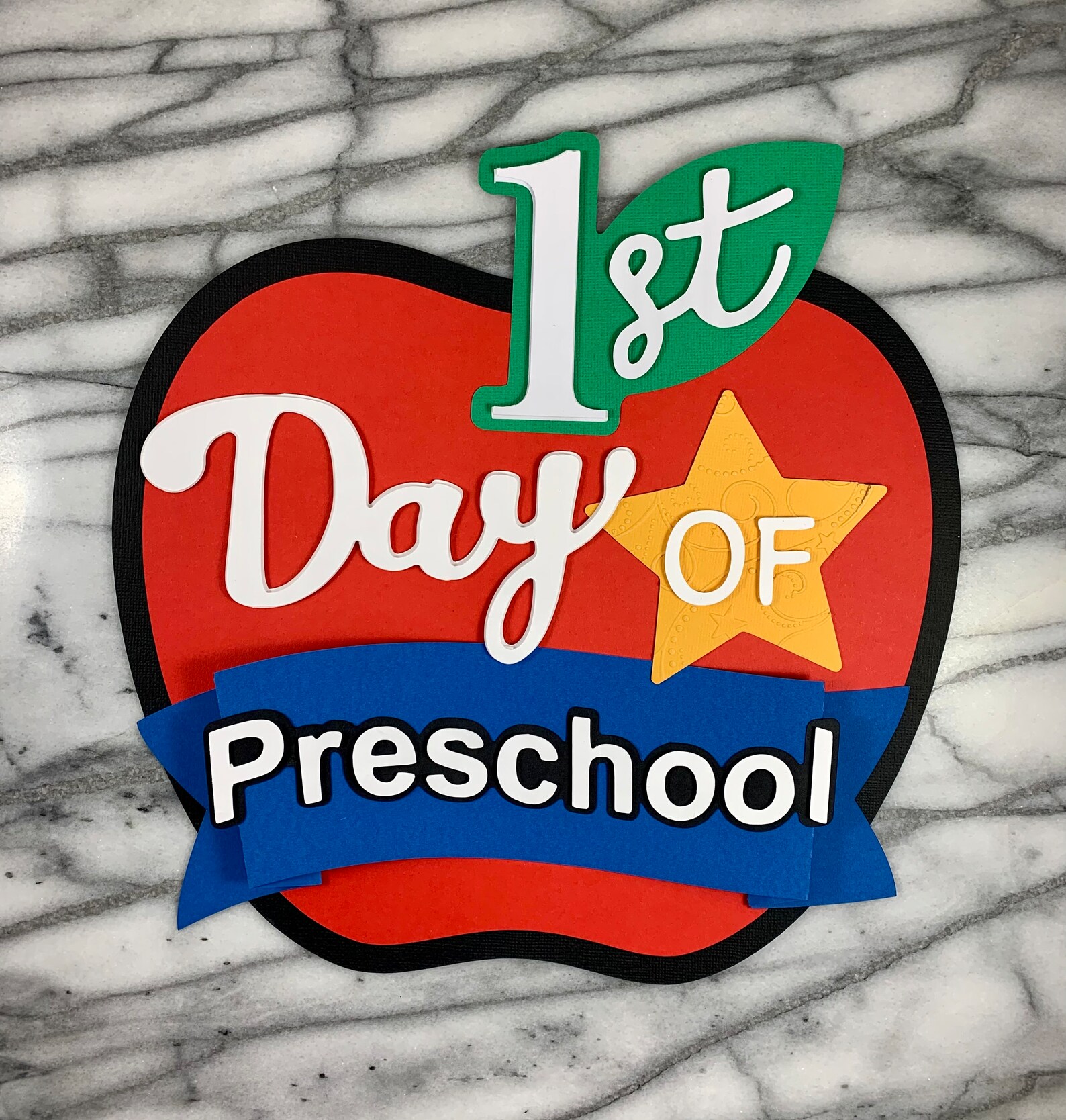 First Day of School Photo Prop: Customizable Apple Sign - Etsy