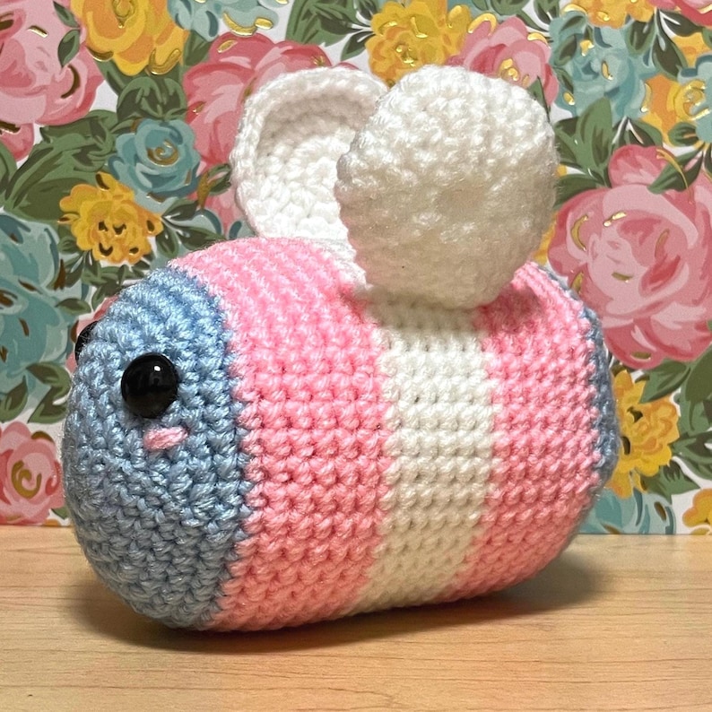 LGBTQ+ Flag Bee Amigurumi, Crochet Bee for Pride Month, LGBTQ+ Gift ...