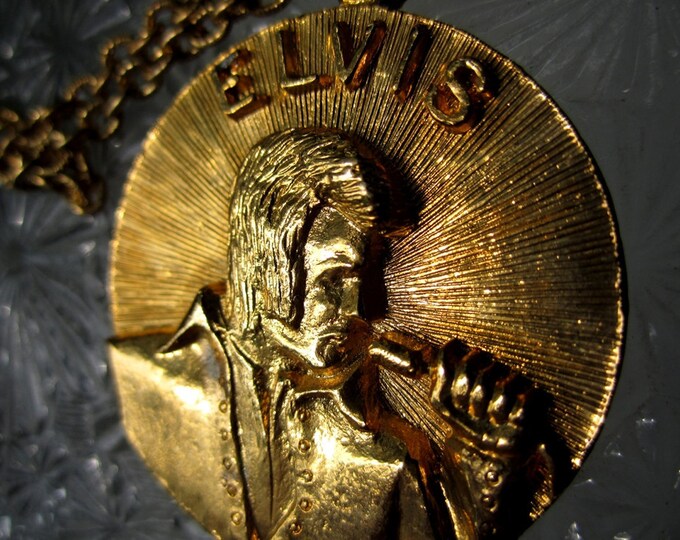 Vintage 1970s Gold ELVIS Medallion Necklace KING of Rock Collectible ...