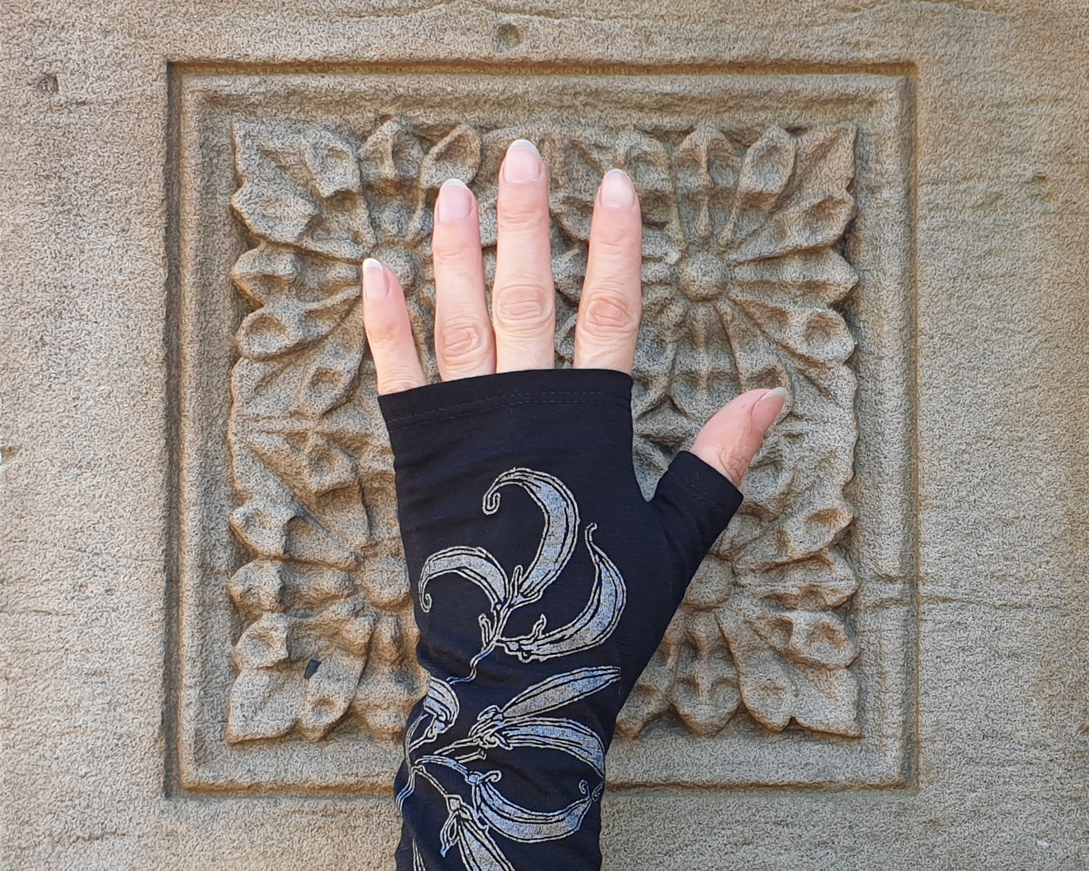 Black Merino Wool Flax Seed Pod Fingerless Gloves - Black Gloves ...