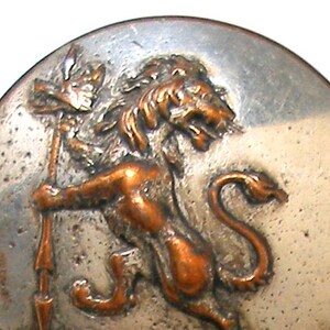 Antique BUTTON, Victorian Livery With Lion & Boars Head, 1. 19th ...