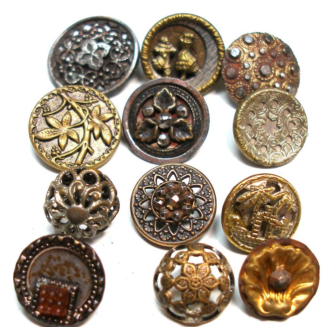 Antique BUTTONS, 12 Victorian and Vintage Mixed Lot of Metal Picture ...