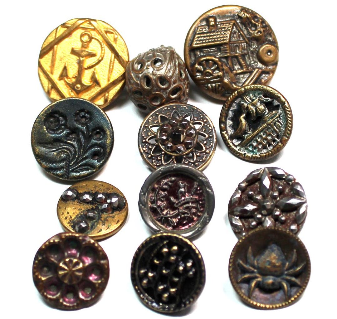 Antique BUTTONS, 12 Victorian & Vintage. Mixed Lot of Metal Picture ...