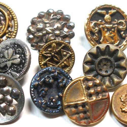 13 Antique BUTTONS. 1800s Victorian & Vintage Metal Shabby - Etsy