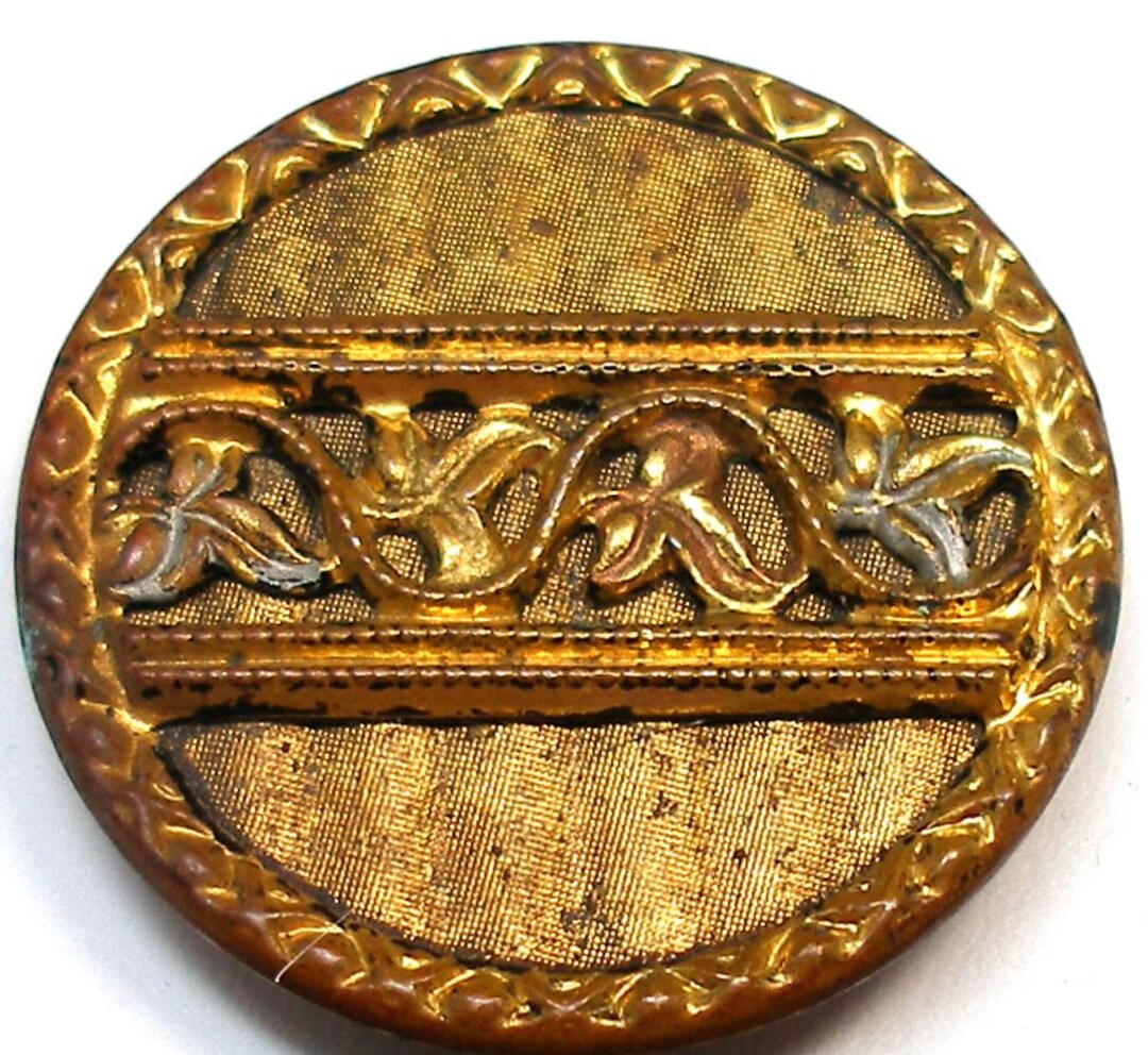 1800s Metal BUTTON, Victorian Leaves in Gold. 1". 19th Century - Etsy