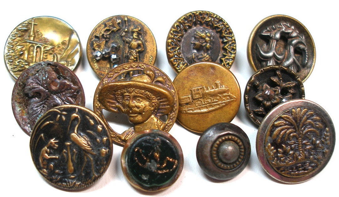 Antique BUTTONS, 12 Victorian & Vintage. Mixed Lot of Metal Picture ...