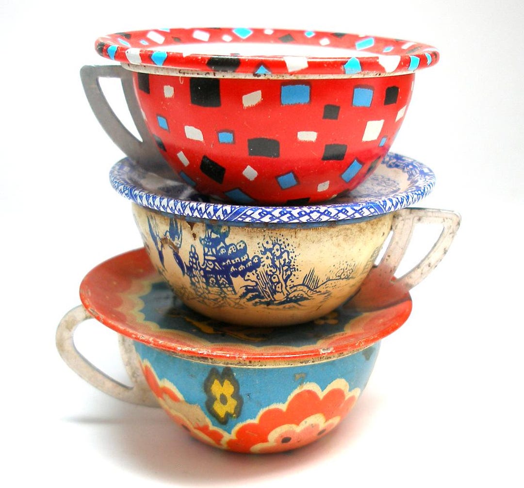SALE 50s Tin Toy Tea Cups & Saucers. Puppy, Blue Willow, Coffee ...