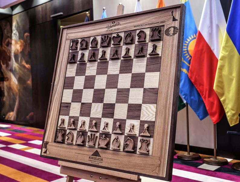 Vertical Chess, Wood and Design With 264 Magnets Clasical ash Wood ...