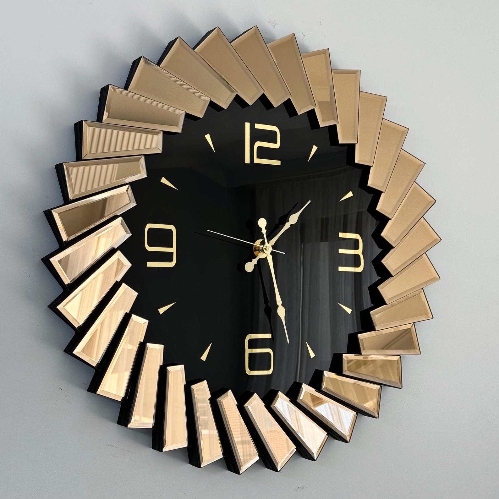 Modern Round Bronze Wall Clock, Large Clock and Decor for Wall ...