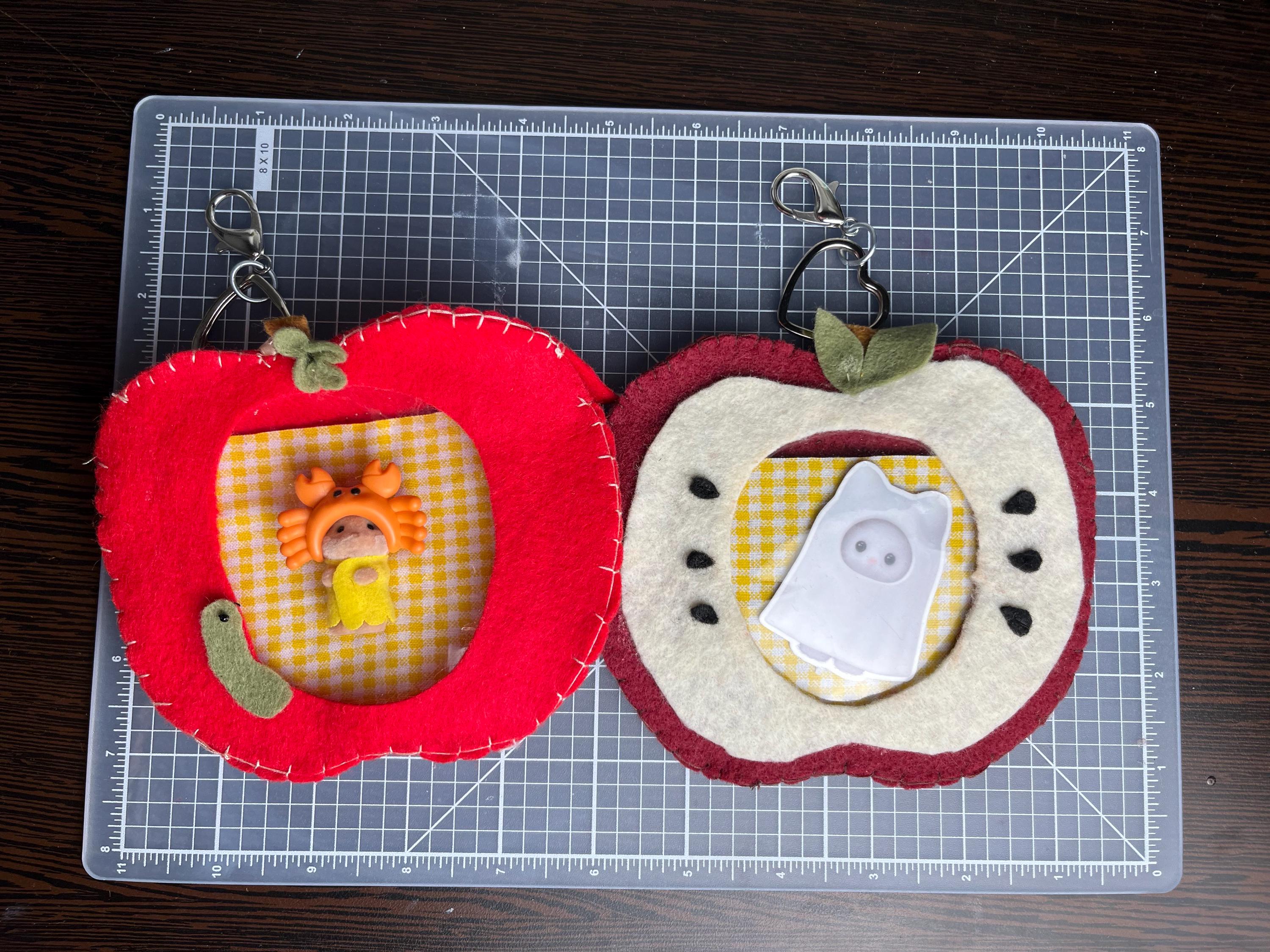 Handmade Felt Figurine Holder / Photocard Holder Keychain - Etsy