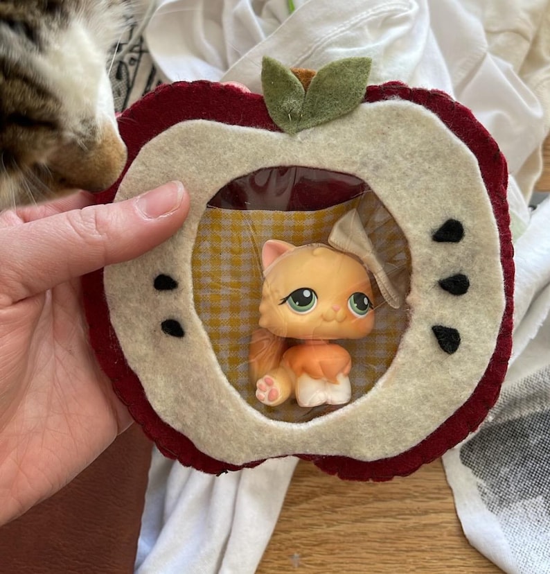 Handmade Felt Figurine Holder / Photocard Holder Keychain - Etsy