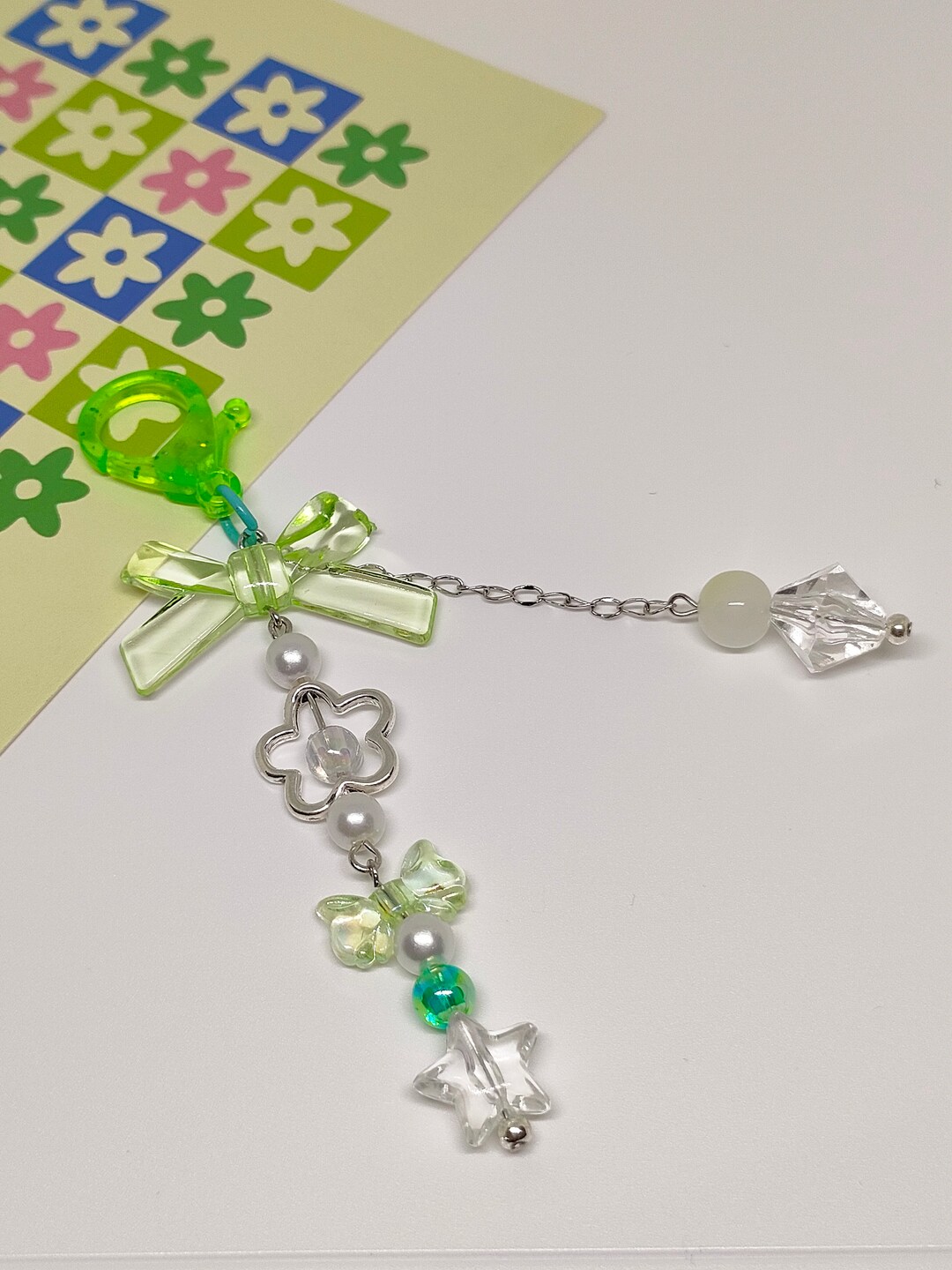 Aesthetic Green Key Chain/ K-pop/ Kawaii - Etsy