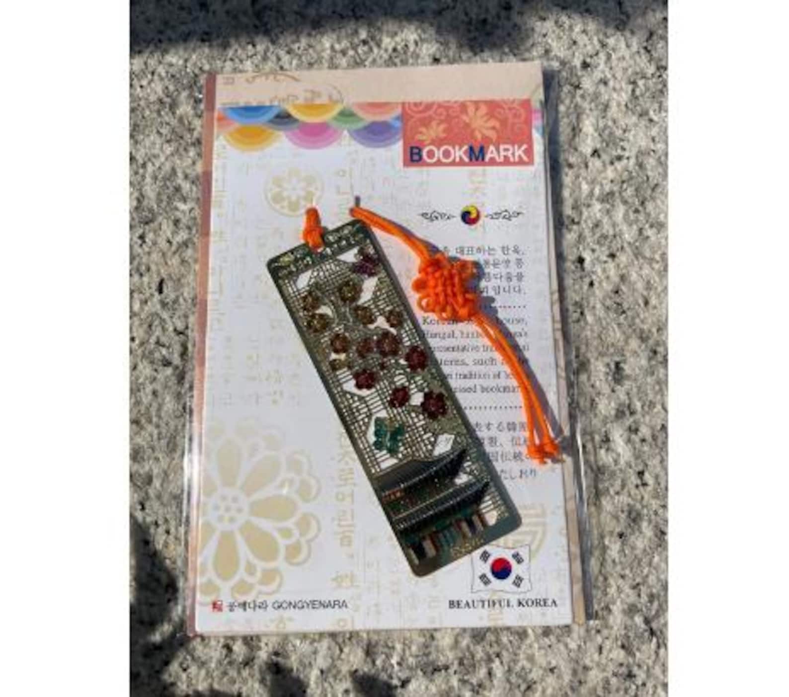 Korean Palaces Pattern Bookmark / Metal Bookmark / Gold Color/ Korea ...