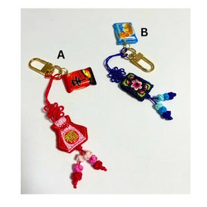 Korean Shin Ramyeon & Bibim Ramen Keychains With Lucky Charm Knot Bags ...