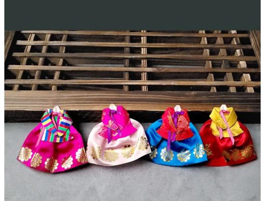Korea Hanbok Magnets Set of 4 - Korea Traditional Hanbok Magnets ...