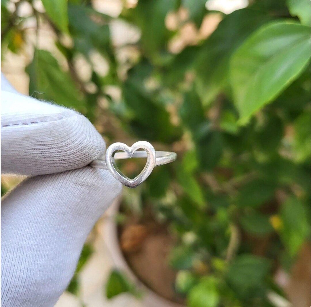 925 Solid Silver Heart Shape Wedding Band Ring, Heart Design Statement ...