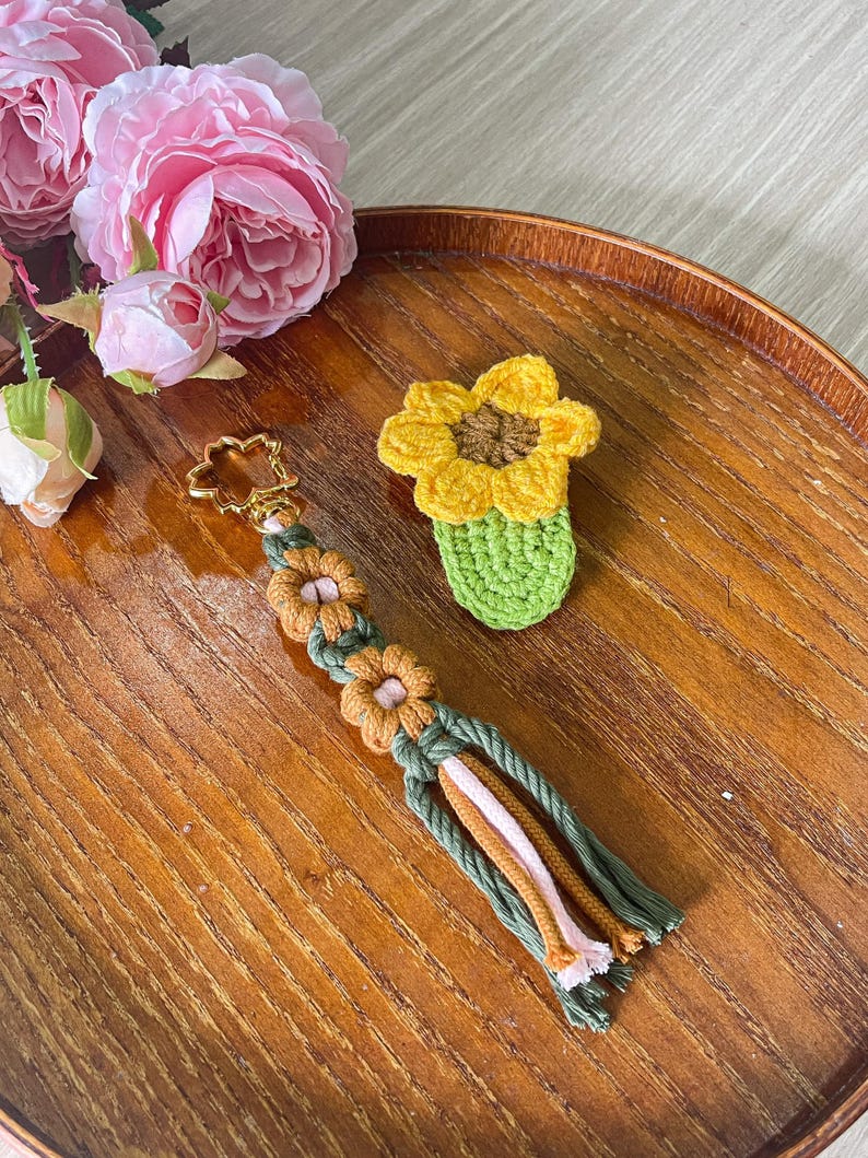 Set Macrame Flower Keychain and Crochet Hair Clips, Boho Keychain ...