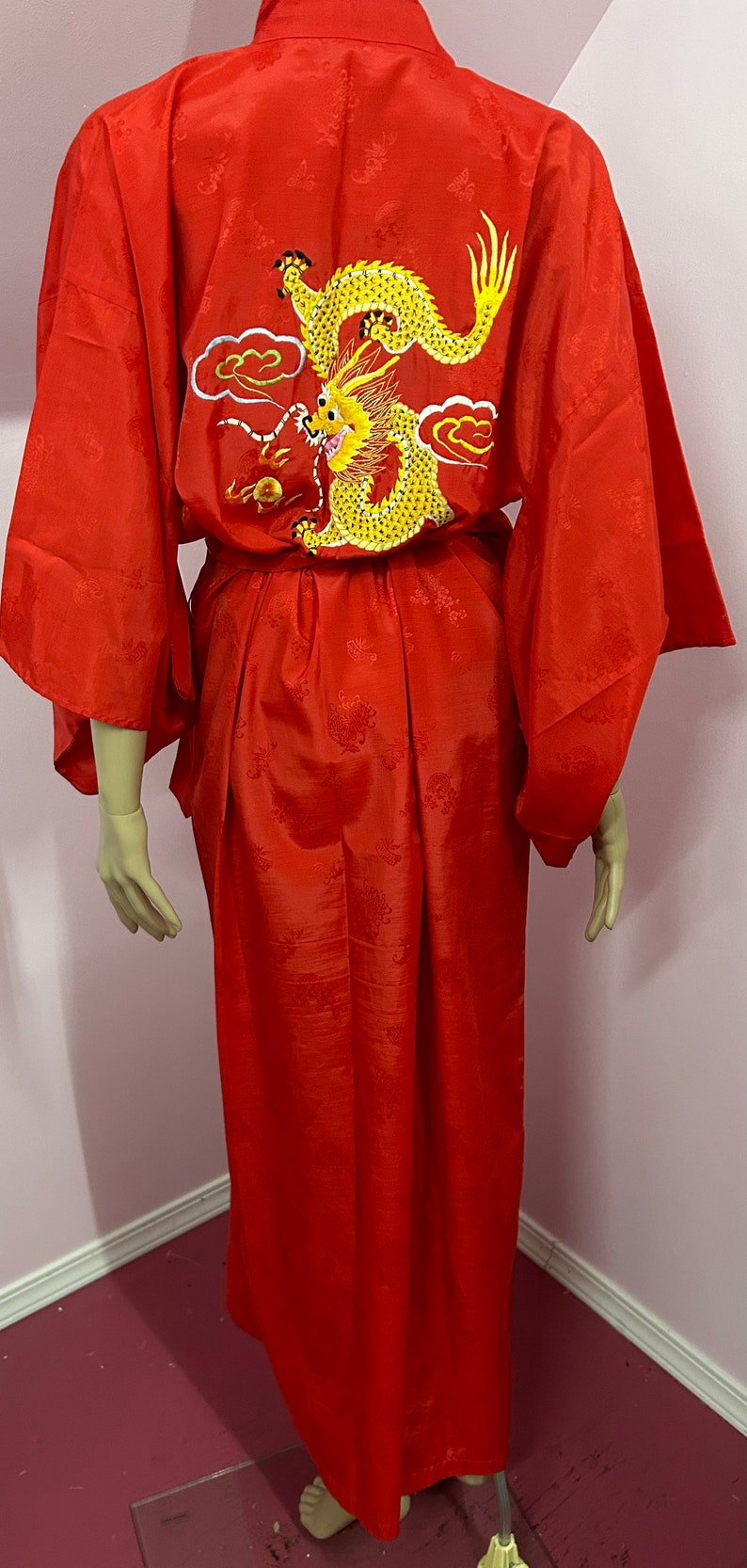 Vintage 70s Red Asian Embroidered Dragon Robe. Red Kimono Robe - Etsy