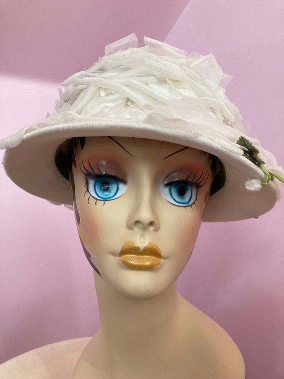 Vintage 60s White Floral Bucket Hat. Mod Wedding Hat - Gem