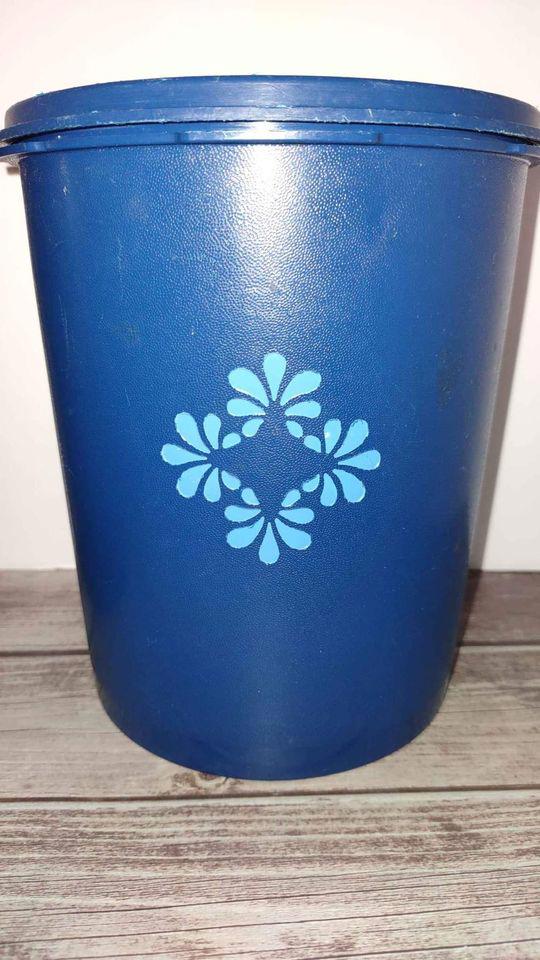 Tupperware Navy Blue Nesting Canisters With Lids. Set of 3 - Etsy