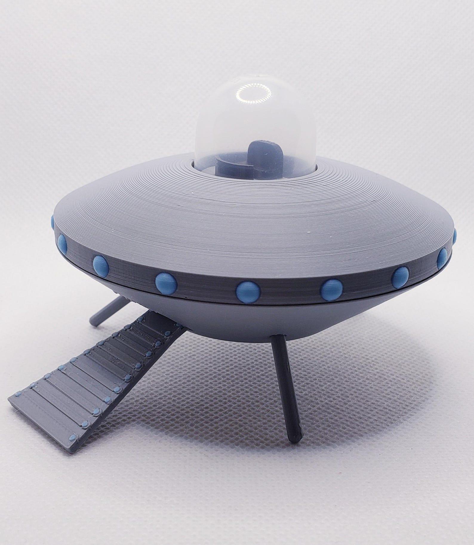 3D Printed UFO Hide – Alien Spaceship Terrarium Decor, Isopod Feeder - Etsy
