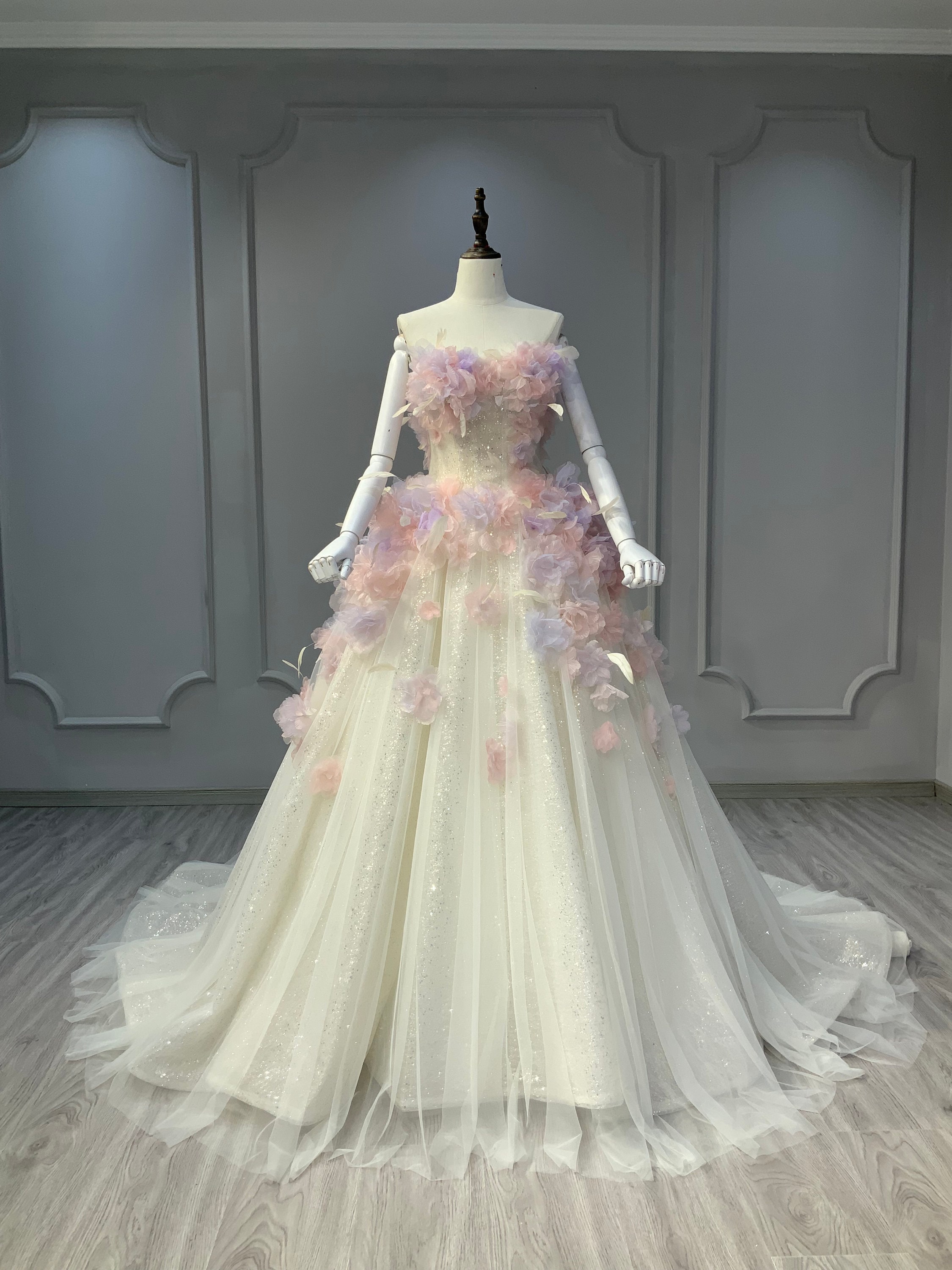 Sparkling Princess Ball Gown With Hand-made 3D Floral Feather Bridal ...