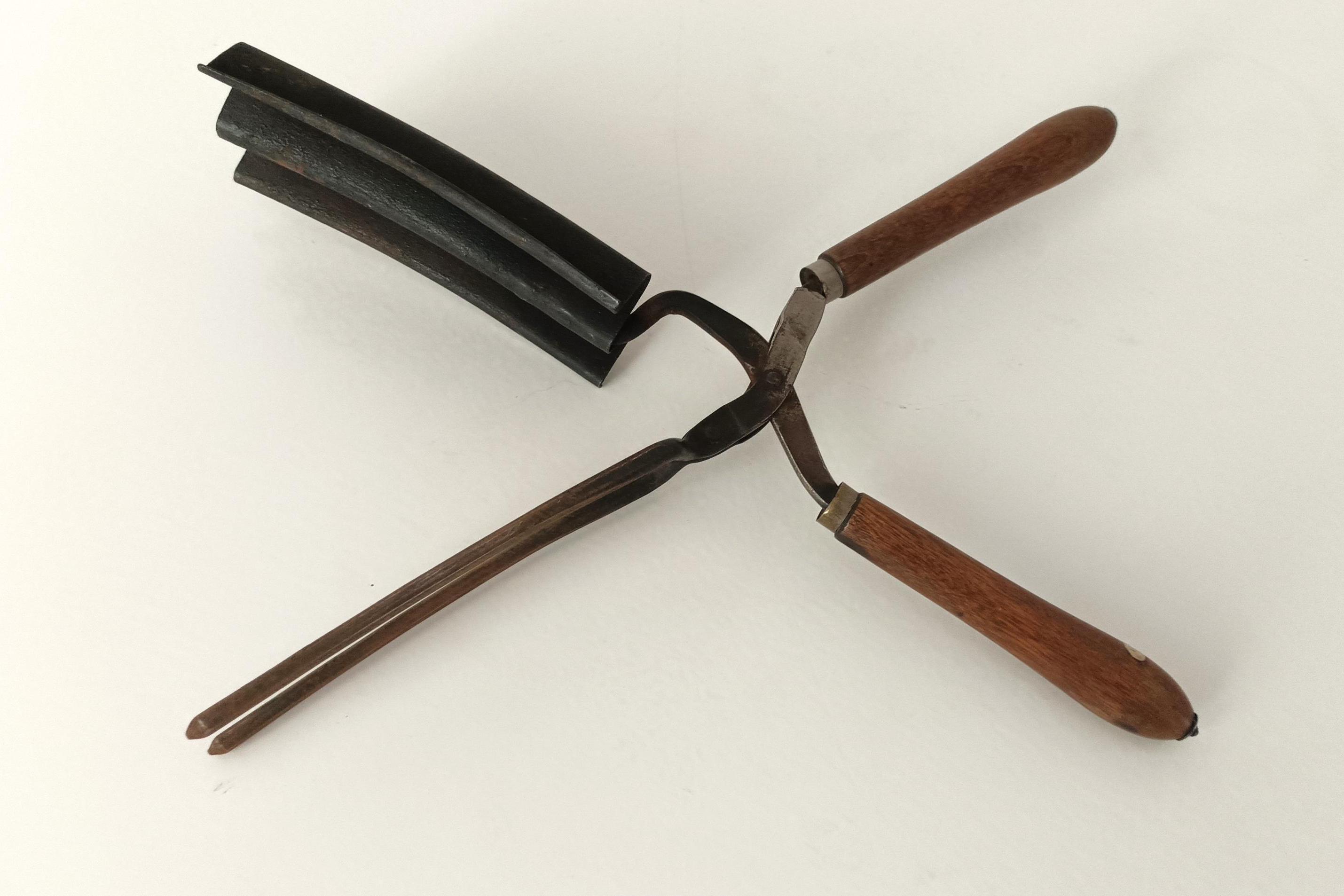 Primitive Hair Crimper, Vintage Hair Curler, Old Fashion Ferrous Hair ...