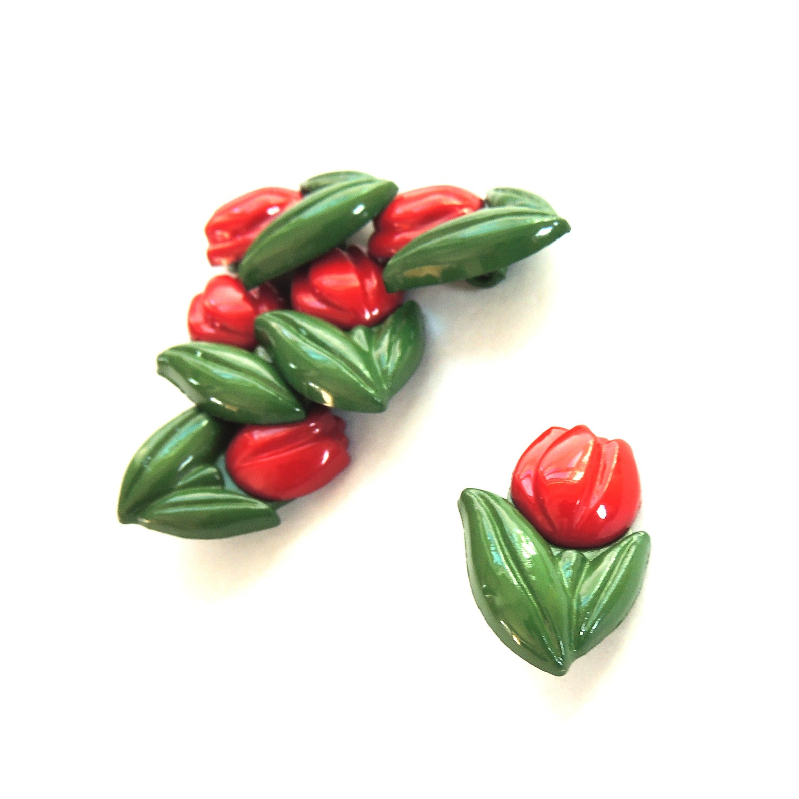 Red Tulip Buttons by Buttons Galore // Flower Novelty Buttons | Etsy