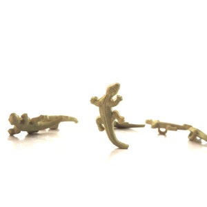 Lizard Buttons - Buttons Galore / Novelty Sewing Scrapbooking Animal ...