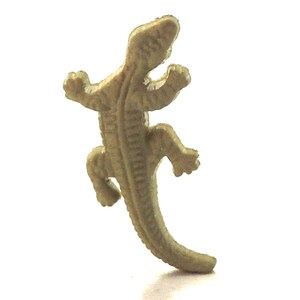 Lizard Buttons - Buttons Galore / Novelty Sewing Scrapbooking Animal ...