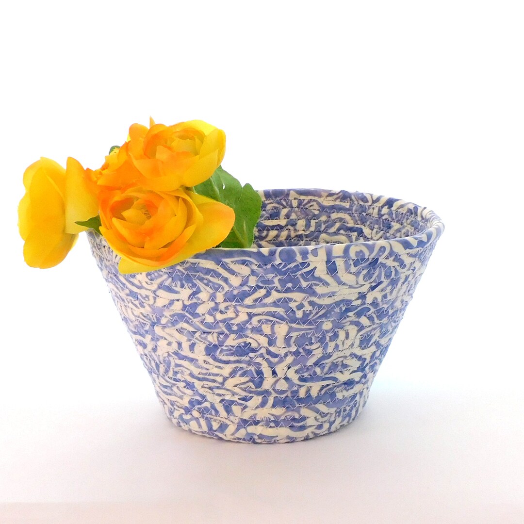 Medium Periwinkle and White Bowl // Handmade Coiled Fabric - Etsy
