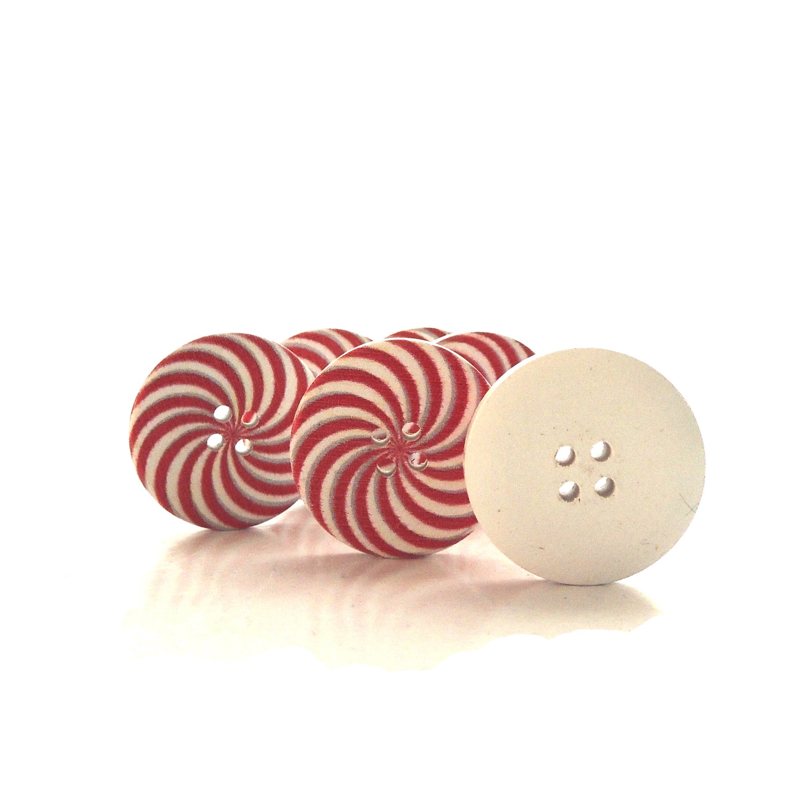 Red and White Spiral Wood Buttons // Christmas Holiday Craft | Etsy