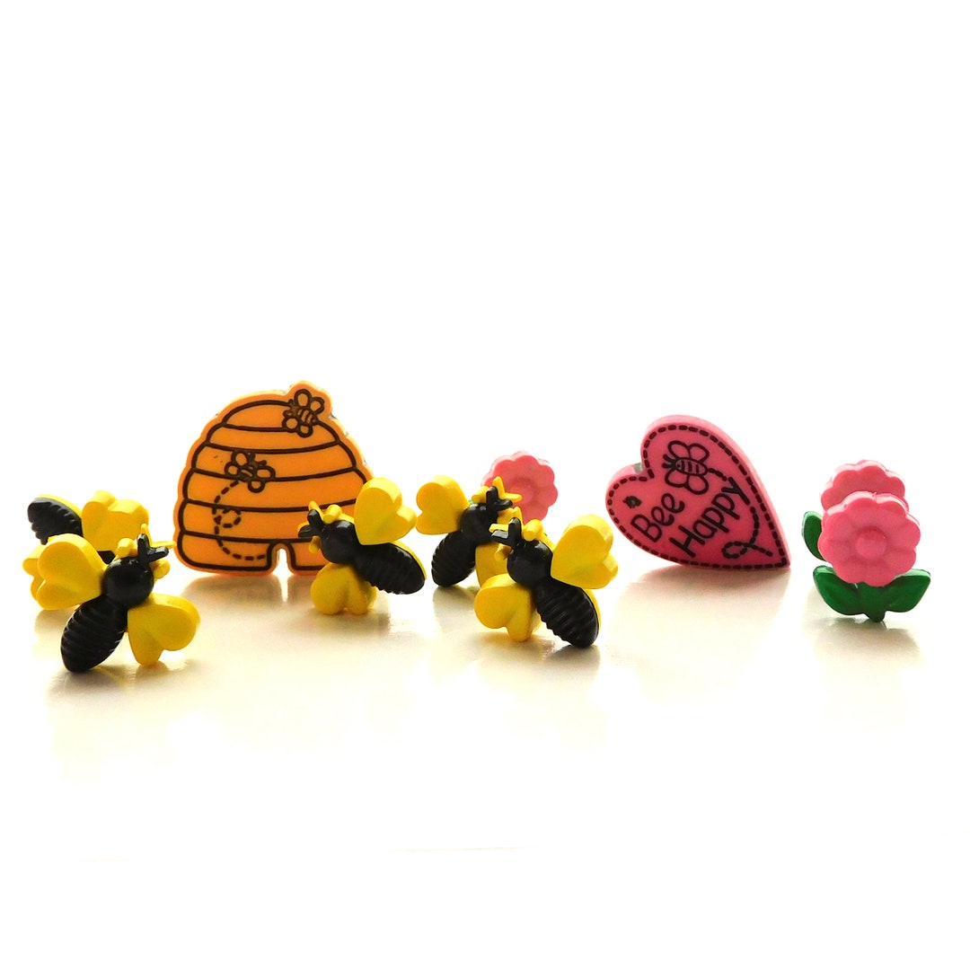 Bee Happy Buttons by Flair/ Novelty Spring Garden Embellishments ...