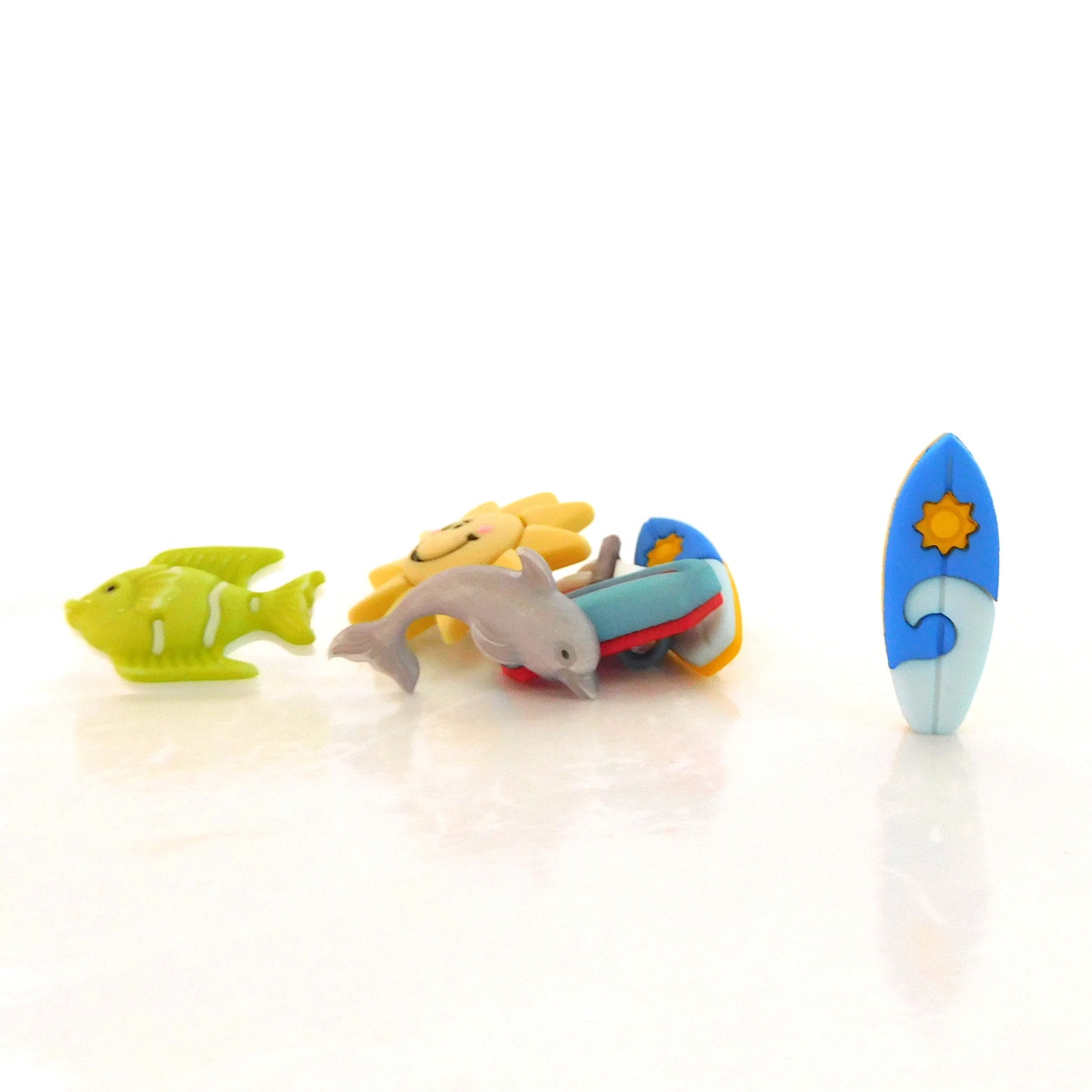 Surf's up Buttons by Buttons Galore // Novelty Beach Ocean ...