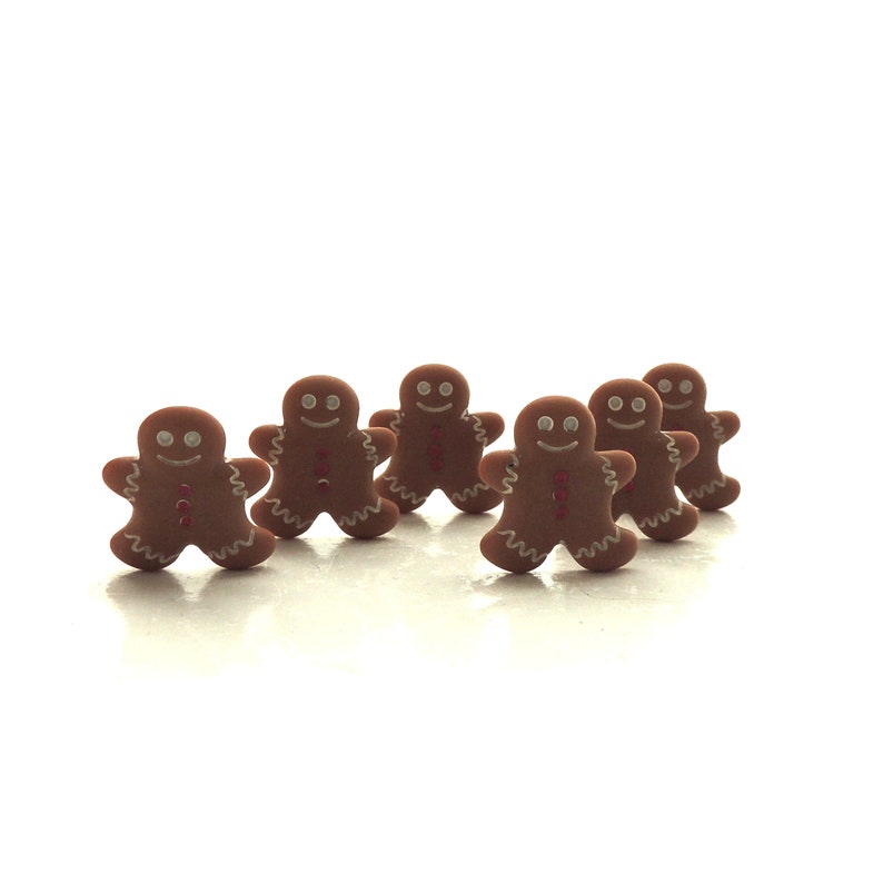 Gingerbread Man Buttons: Christmas Cookie Charms by Buttons Galore ...