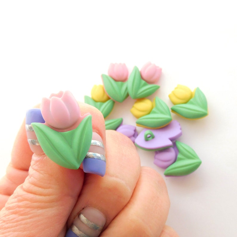 Tulips Buttons by Shelly's Buttons and More / Floral Craft - Etsy
