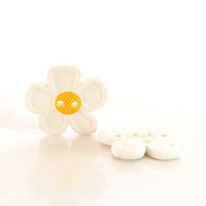 Large Sew Through Daisy Buttons by Dill / Flower Embellishments - Set ...